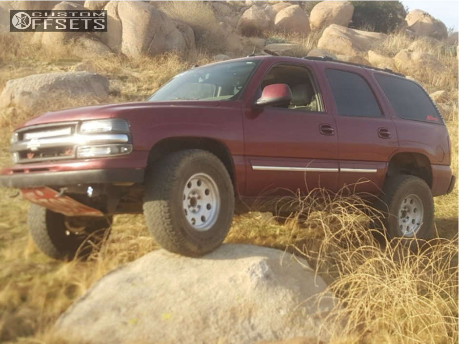 2004 Chevrolet Tahoe with 17x8 0 American Racing Baja and 35/12.5R17 ...