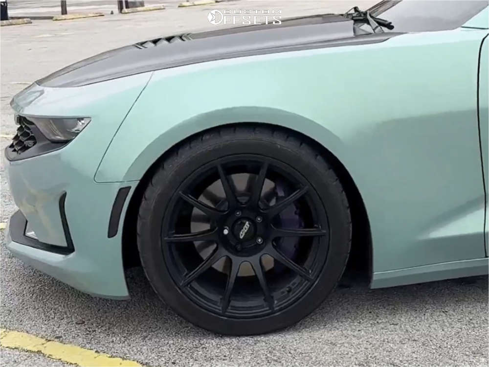 2022 Chevrolet Camaro with 19x10 20 Apex Sm-10 and 285/35R19 Nitto ...