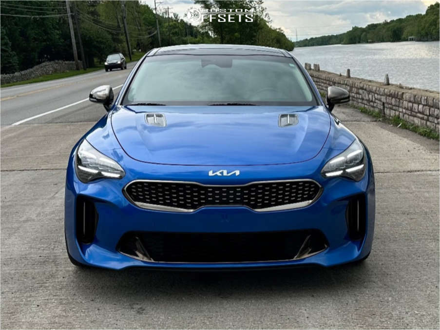 2022 Kia Stinger with 19x8.5 30 Konig Oversteer and 255/35R19 Pirelli ...