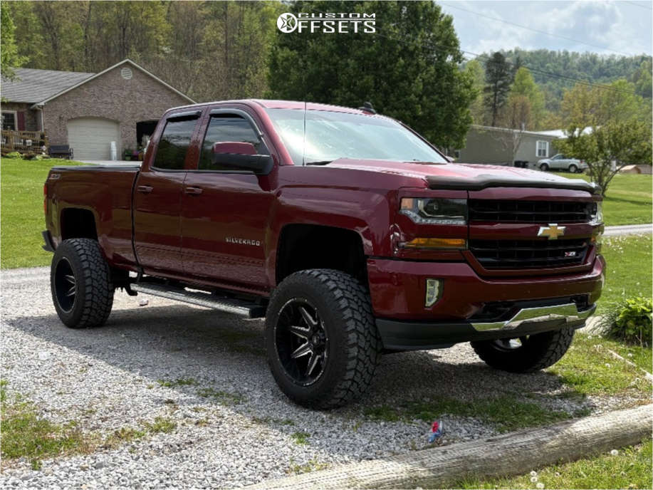 2017 Chevrolet Silverado 1500 with 20x12 -44 Rough Country 91 Series ...