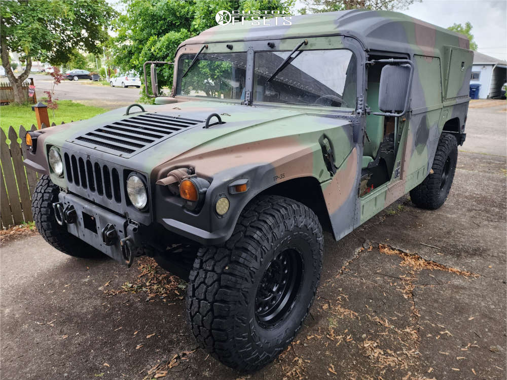 2002 Hummer M1097a2 with 17x9 0 Raceline Rockcrusher and 38/13.5R17 ...