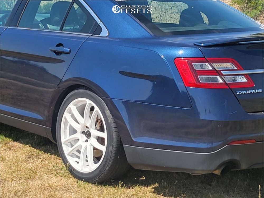 2016 Ford Taurus with 20x8.5 35 Vors Tr4 and 245/45R20 Continental ...
