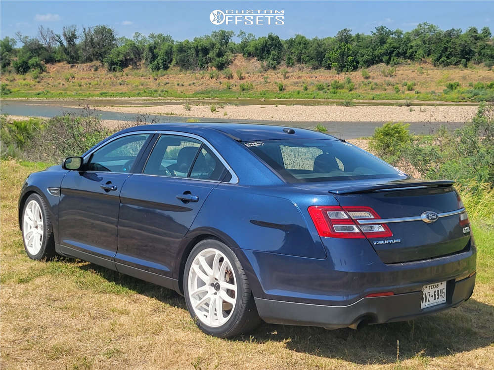 2016 Ford Taurus with 20x8.5 35 Vors Tr4 and 245/45R20 Continental ...