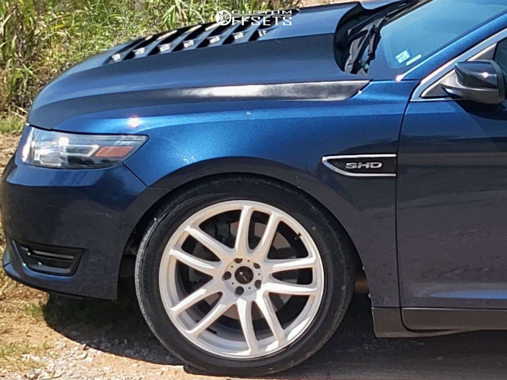 2016 Ford Taurus with 20x8.5 35 Vors Tr4 and 245/45R20 Continental ...