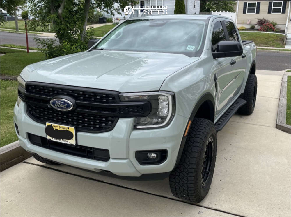 2024 Ford Ranger with 17x9 -12 Rough Country 82 Series and 265/70R17 ...