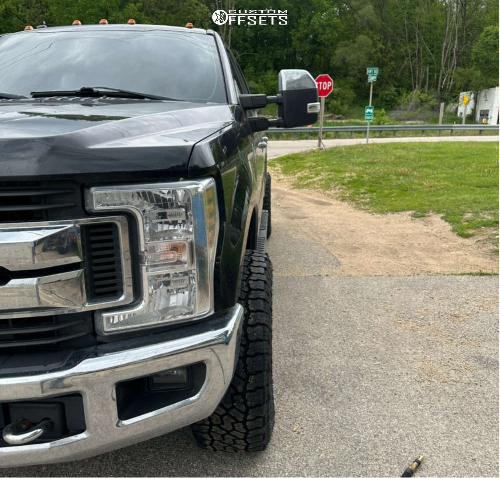 2018 Ford F-250 Super Duty with 18x9 -12 Fuel Maverick and 35/12.5R18 ...