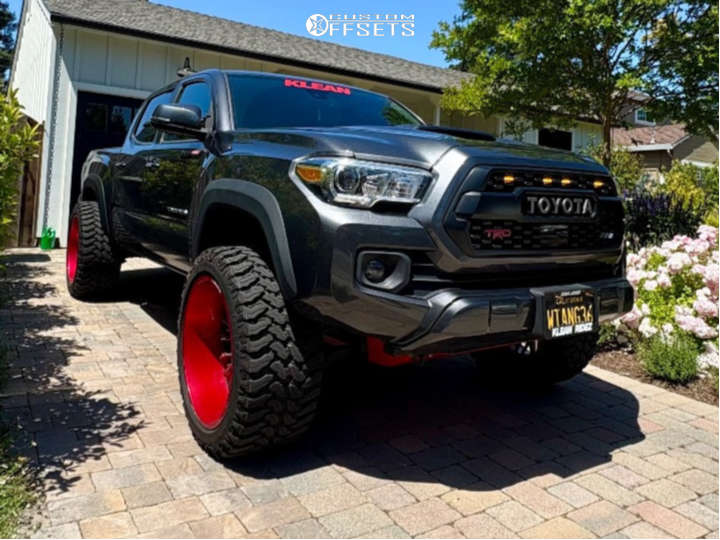 2019 Toyota Tacoma with 22x12 -51 Vision Riot and 33/12.5R22 TIS Tt1 ...
