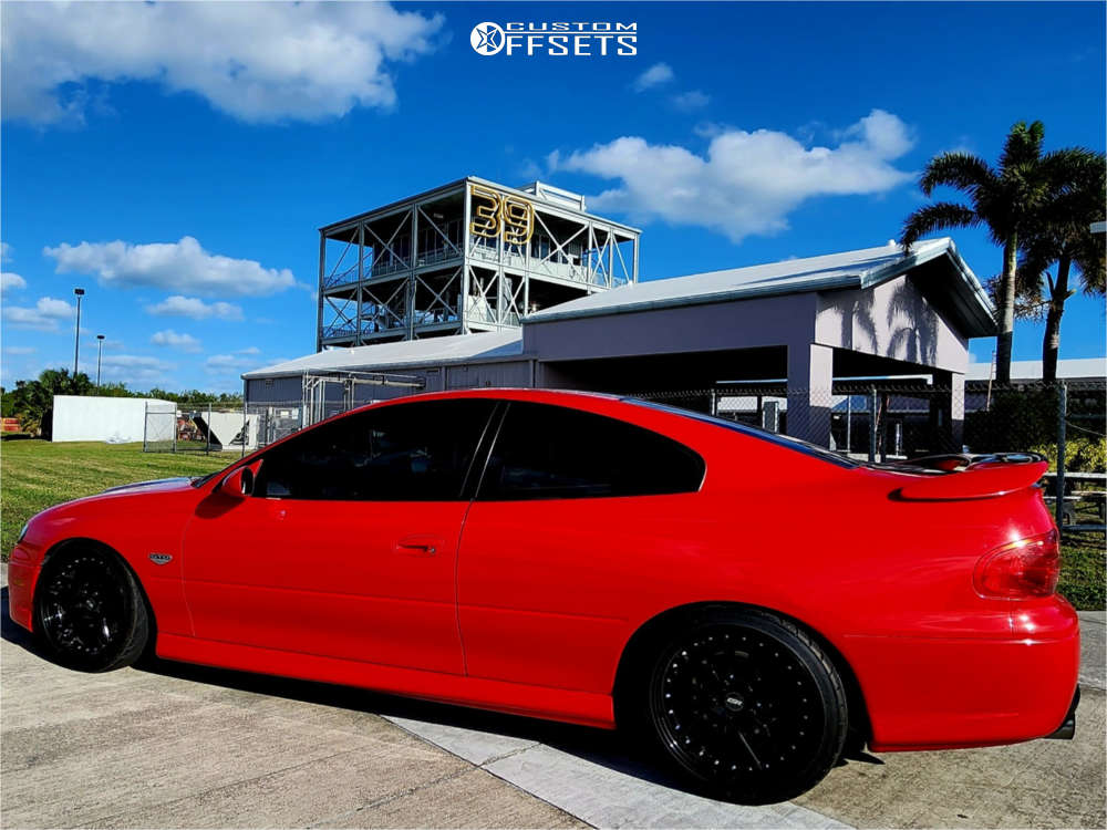 2005 Pontiac GTO with 18x8.5 30 ESR Cs15 and 235/40R18 Accelera 651 ...