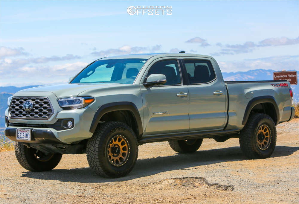 2022 Toyota Tacoma with 17x8.5 0 Method MR305 and 285/70R17 Falken ...
