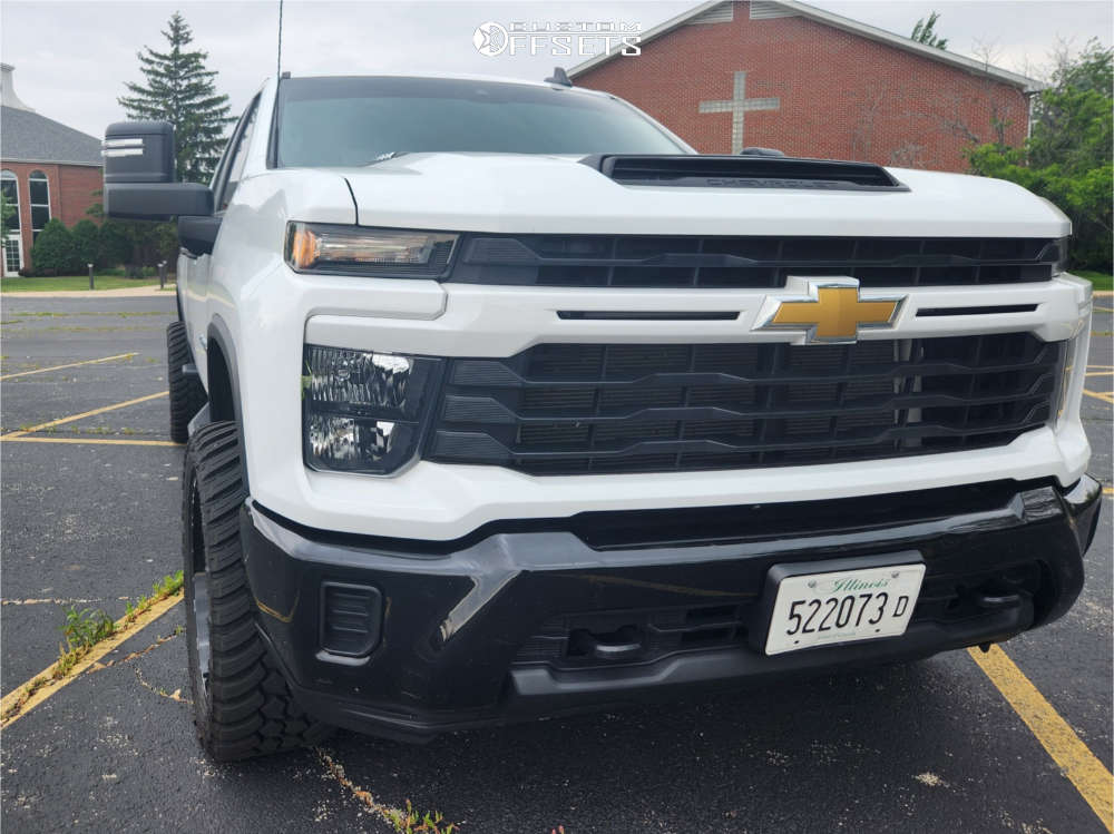 2024 Chevrolet Silverado 2500 HD with 22x10 -19 TIS 547bm and 33/12 ...