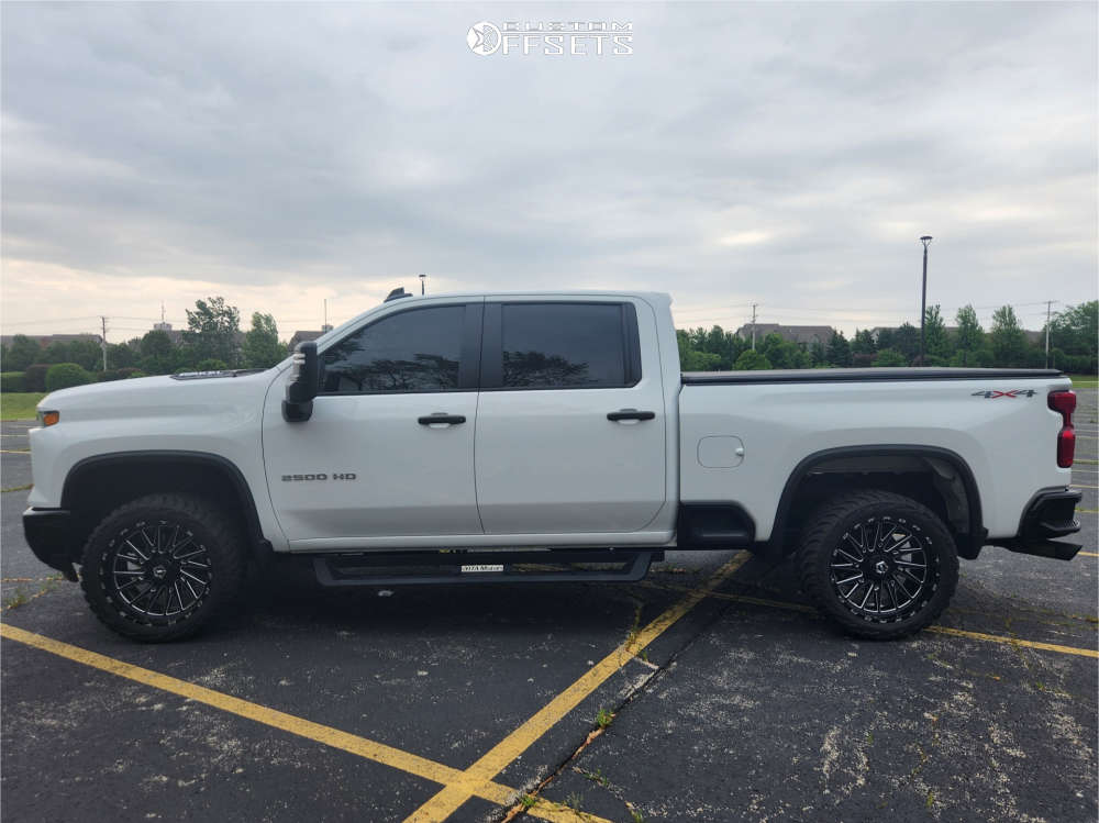 2024 Chevrolet Silverado 2500 HD with 22x10 -19 TIS 547bm and 33/12 ...