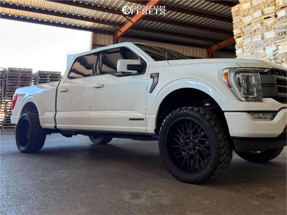 2022 Ford F-150 with 22x10 -19 Vision Brawl and 33/12.5R22 AMP Mud ...