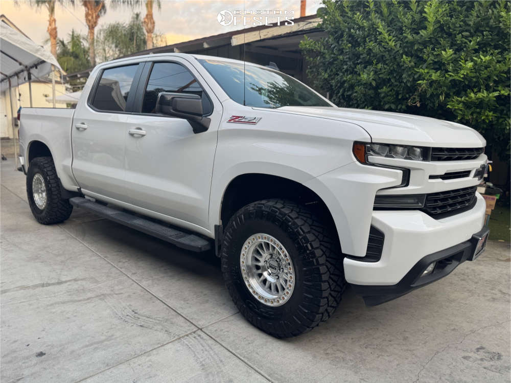 2019 Chevrolet Silverado 1500 with 17x8.5 25 KMC KM552 and 35/12.5R17 ...