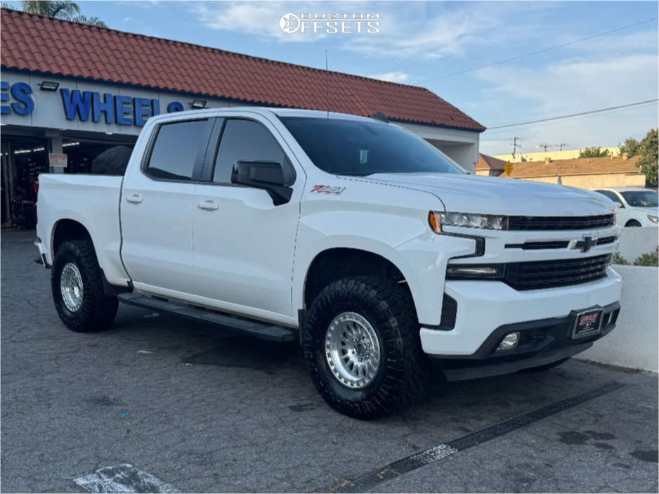 2019 Chevrolet Silverado 1500 with 17x8.5 25 KMC KM552 and 35/12.5R17 ...