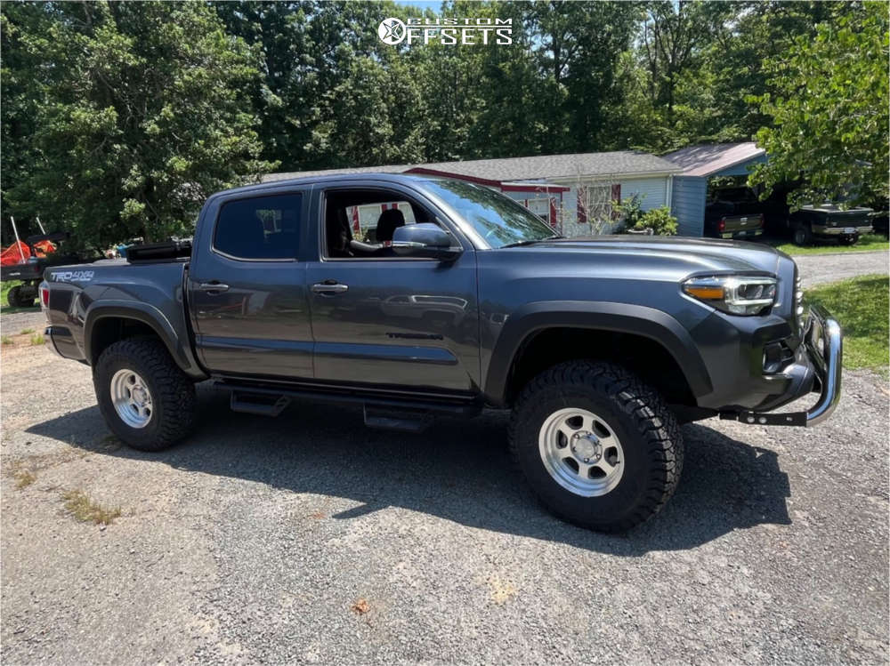 2023 Toyota Tacoma with 16x8 -10 9SiX9 SIX-1 Deep Truck/SUV and 285 ...