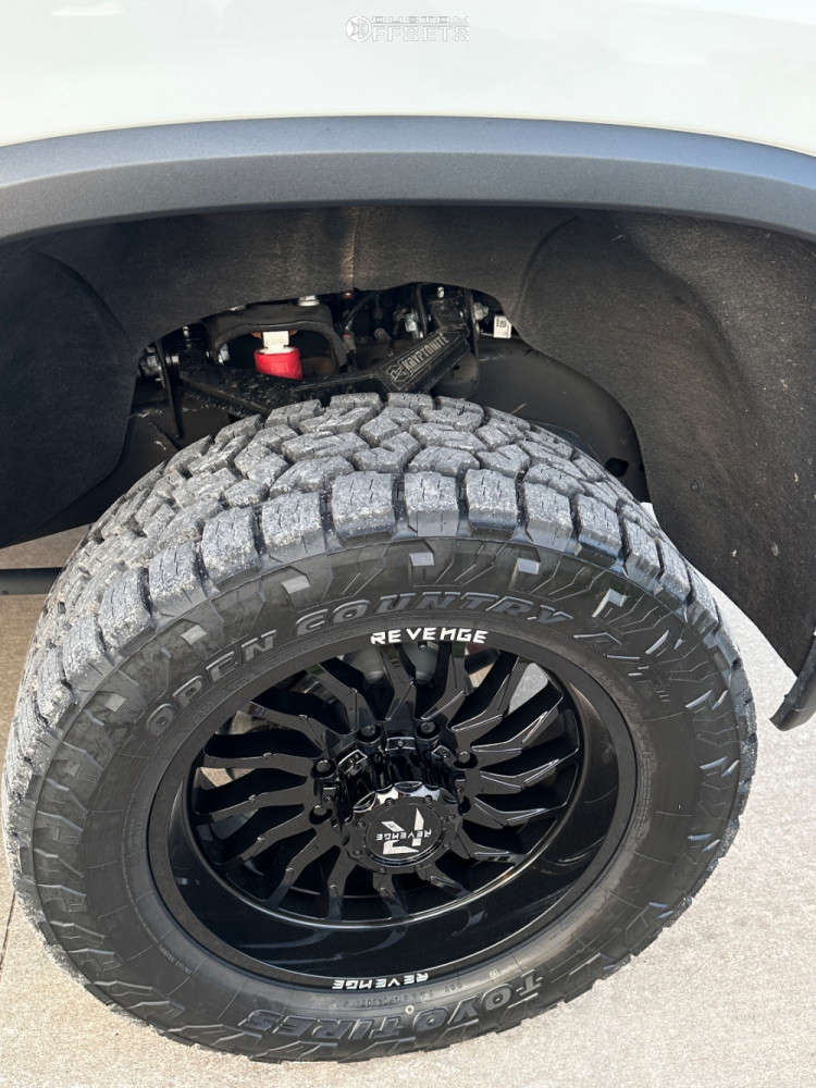 2022 Chevrolet Silverado 2500 HD with 20x9 0 Revenge Offroad Rv-204 and ...