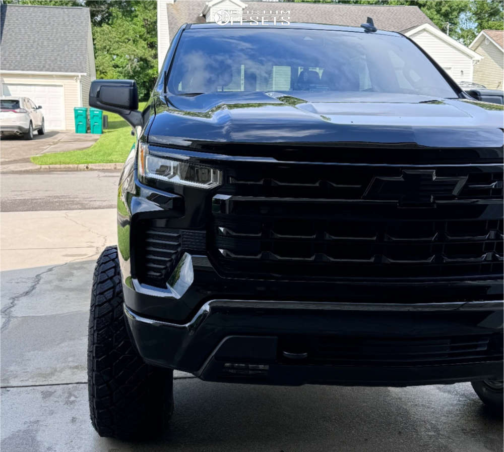 2024 Chevrolet Silverado 1500 with 20x12 -44 TIS 544B and 35/12.5R20 ...