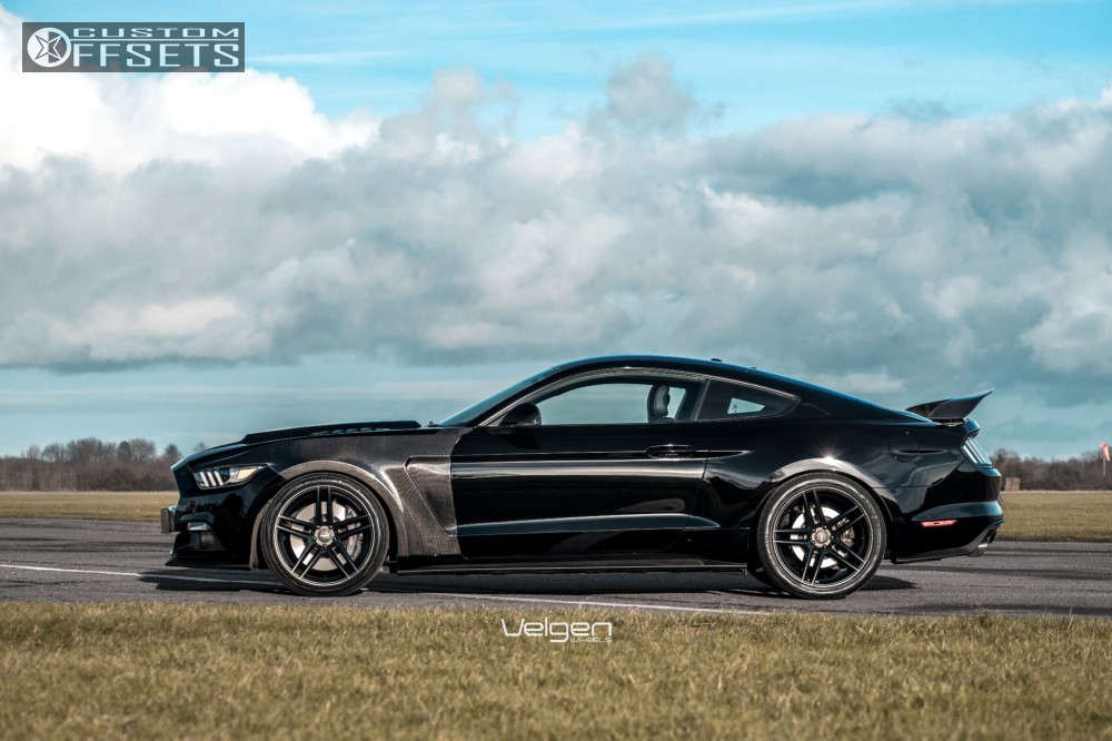 2016 Ford Mustang with 20x10.5 45 Velgen Split5 and 295/25R20 Falken ...