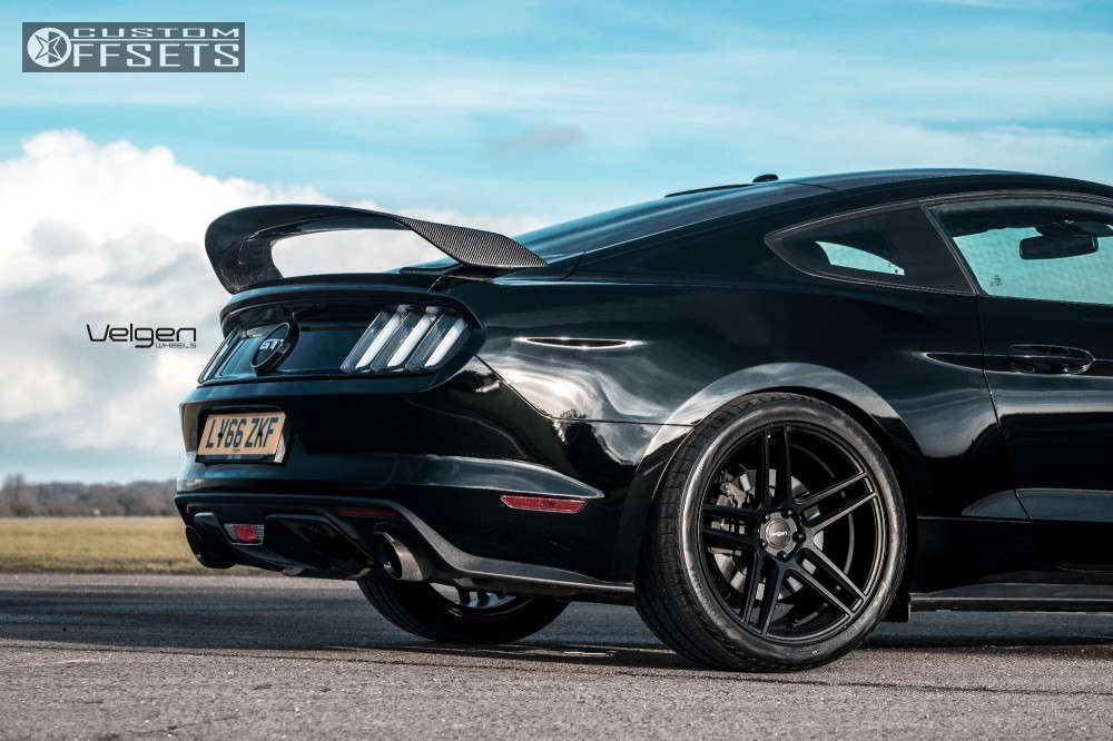 2016 Ford Mustang with 20x10.5 45 Velgen Split5 and 295/25R20 Falken ...