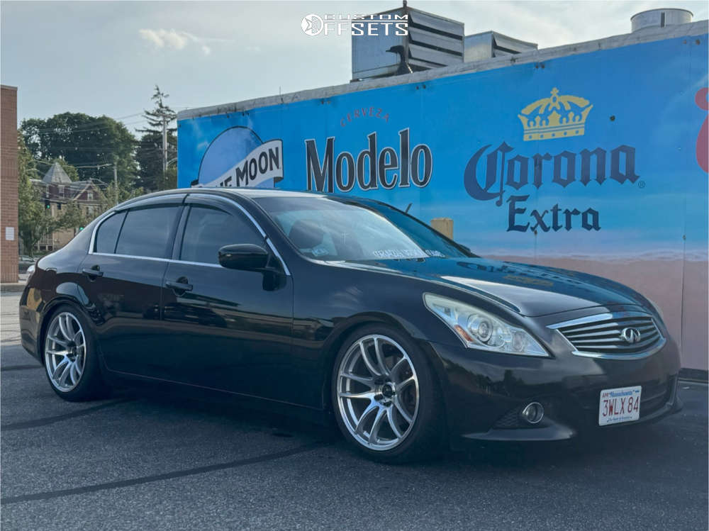 2013 INFINITI G37 with 19x9.5 35 Vors TR4 and 245/40R19 Summit Ultramax ...
