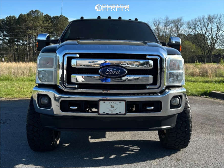 2013 Ford F-250 Super Duty with 22x12 -44 TIS 544bm and 37/13.5R22 Fury ...