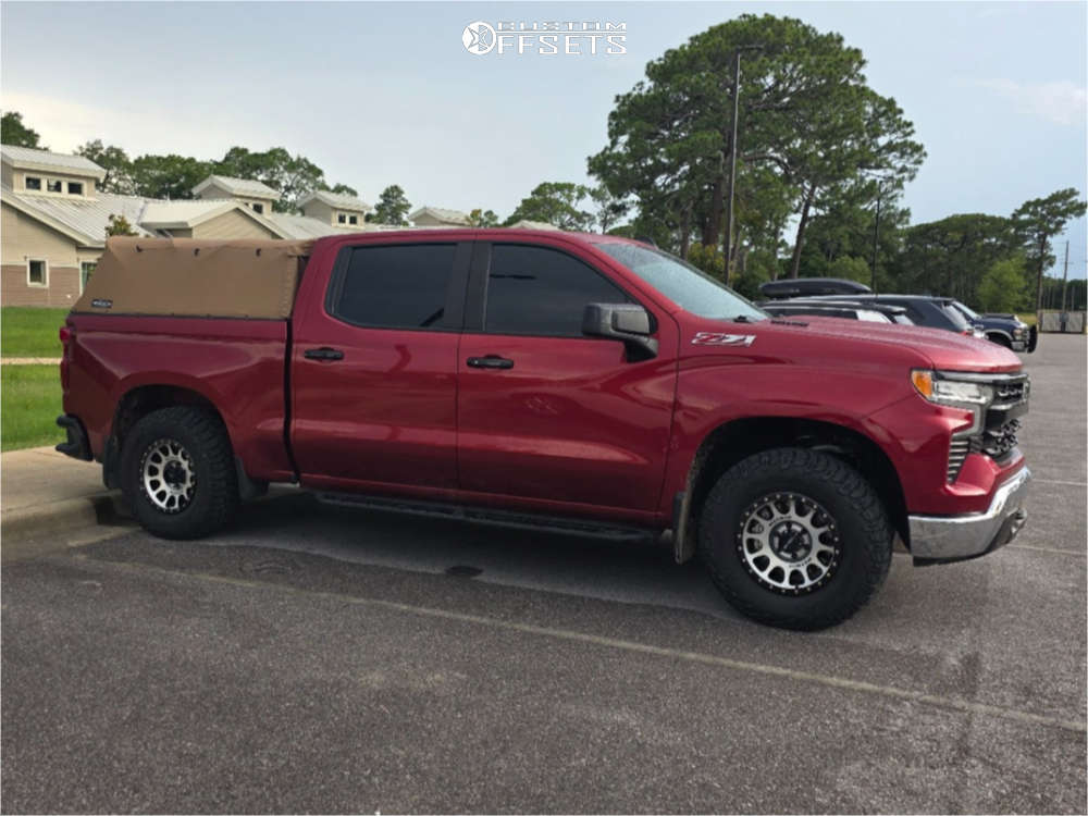 2023 Chevrolet Silverado 1500 with 17x8.5 0 Method MR305 and 285/70R17 ...