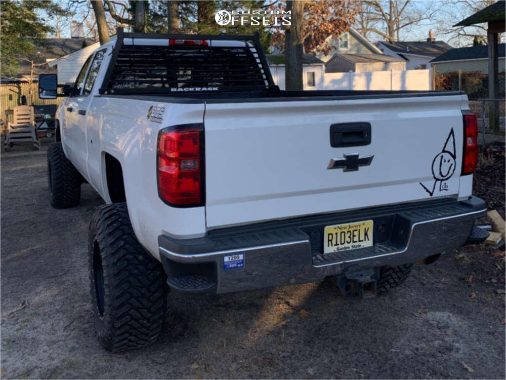 2015 Chevrolet Silverado 2500 HD with 20x10 -18 Method MR305 and 37/12 ...