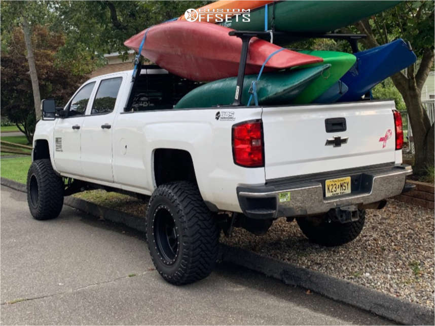 2015 Chevrolet Silverado 2500 HD with 20x10 -18 Method MR305 and 37/12 ...