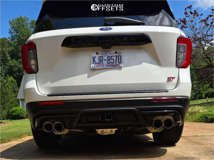 2020 Ford Explorer with 20x10.5 35 Curva Cff46 and 295/45R20 Sumitomo ...