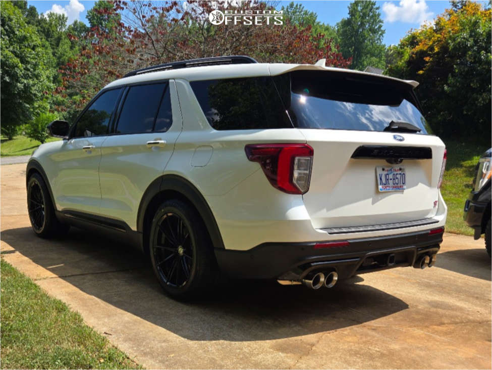2020 Ford Explorer with 20x10.5 35 Curva Cff46 and 295/45R20 Sumitomo ...