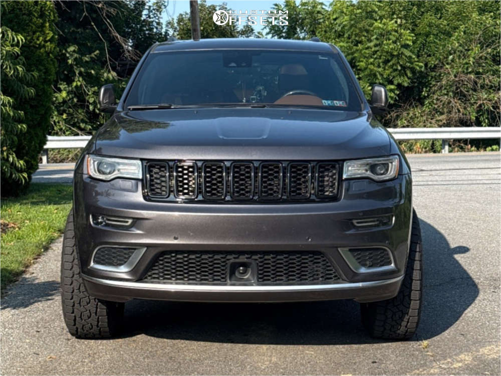 2017 Jeep Grand Cherokee with 17x9 0 K2 Offroad Maverick and 285/70R17 Toyo Tires Open Country A ...