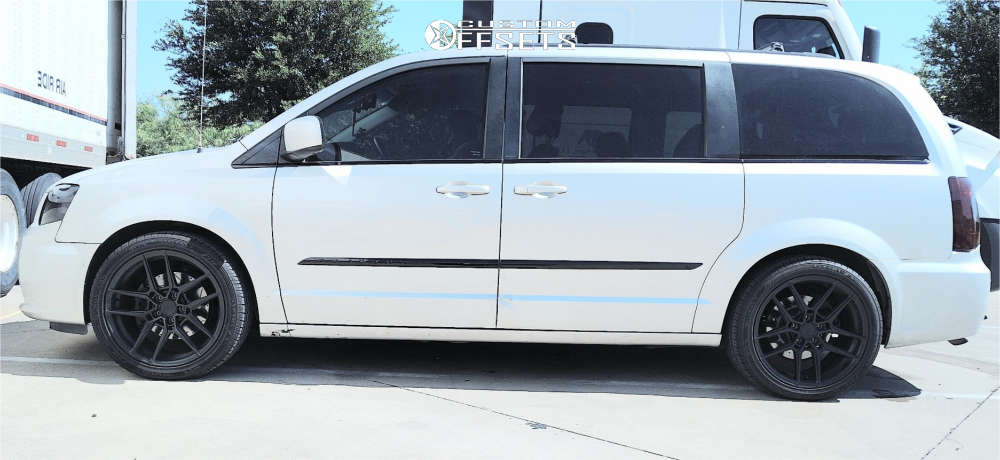 2012 Chrysler Town with 20x9 10 Variant Helium and 265/40R20 Lexani Lx ...