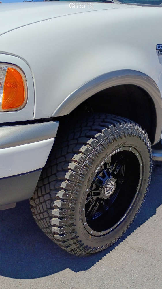 2002 Ford Expedition with 20x10 -24 Anthem Off-Road Equalizer and 305 ...
