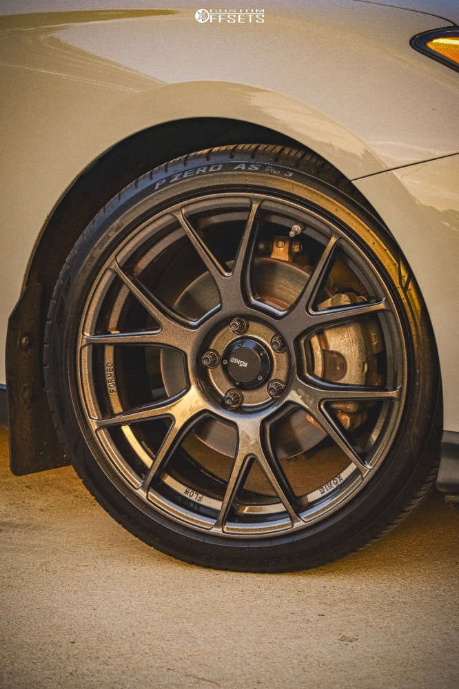 2019 Hyundai Veloster with 18x8.5 45 Konig Ampliform and 225/40R18 ...