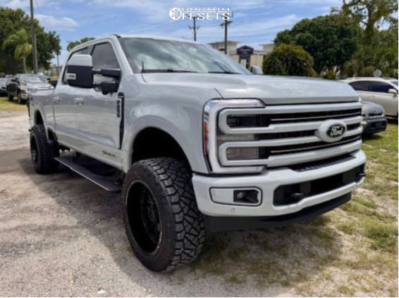 2025 Ford F-250 Super Duty with 22x12 -44 Fuel Clash and 35/12.5R22 ...