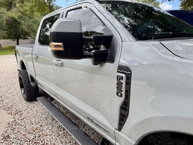 2025 Ford F-250 Super Duty with 22x12 -44 Fuel Clash and 35/12.5R22 ...