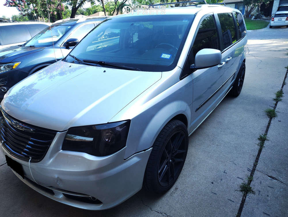 2012 Chrysler Town with 20x9 10 Variant Helium and 265/40R20 Lexani Lx ...