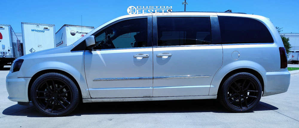 2012 Chrysler Town with 20x9 10 Variant Helium and 265/40R20 Lexani Lx ...