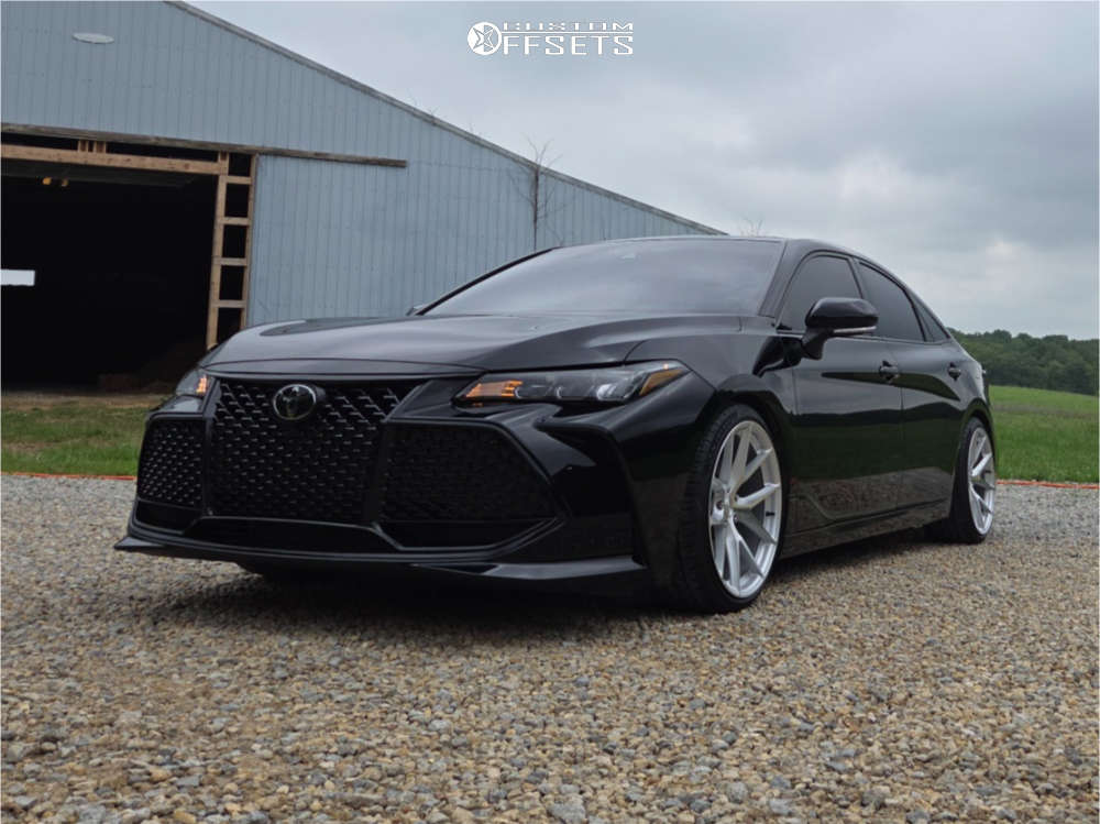 2021 Toyota Avalon with 19x9.5 35 Aodhan Aff7 and 235/35R19 Lexani Lx ...
