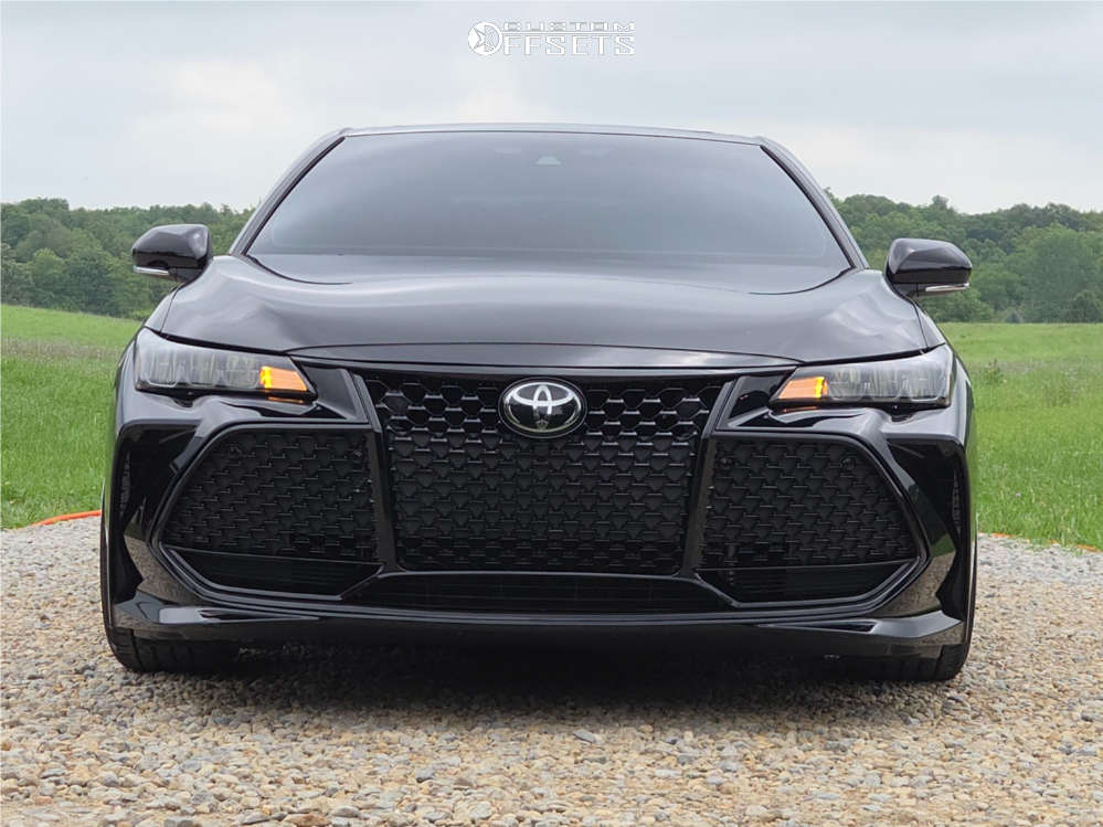 2021 Toyota Avalon with 19x9.5 35 Aodhan Aff7 and 235/35R19 Lexani Lx ...