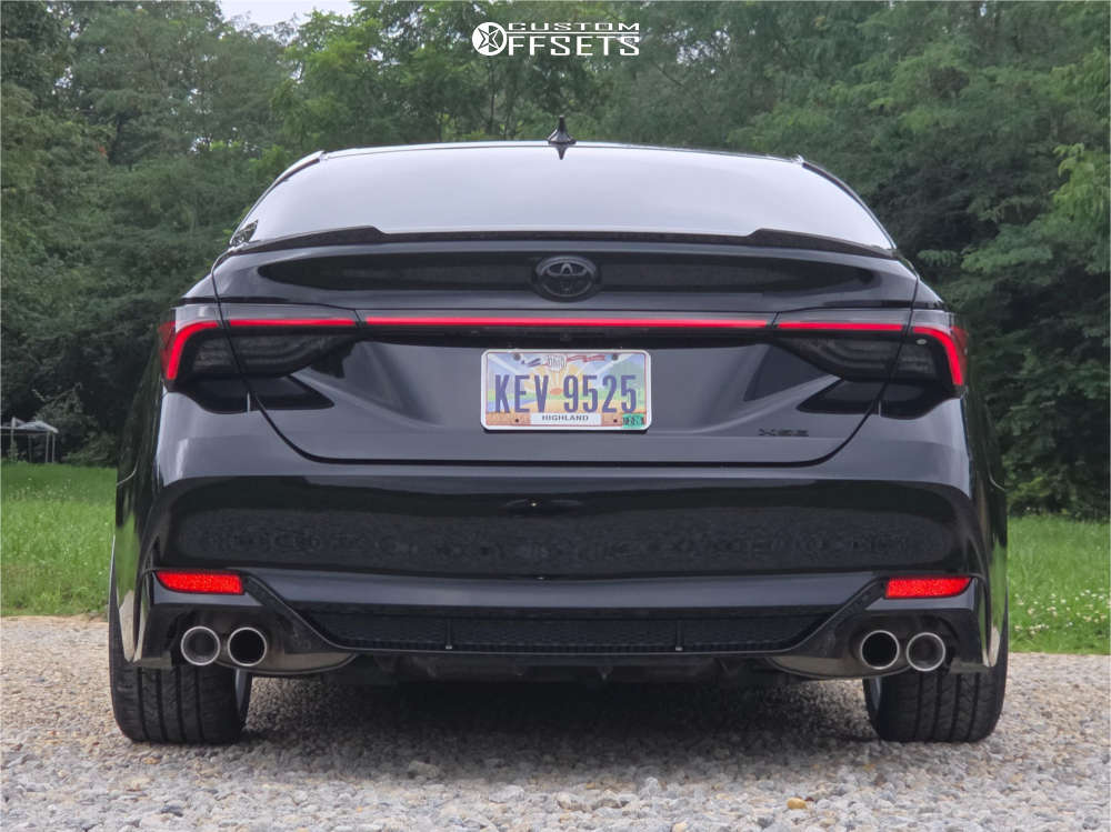 2021 Toyota Avalon with 19x9.5 35 Aodhan Aff7 and 235/35R19 Lexani Lx ...