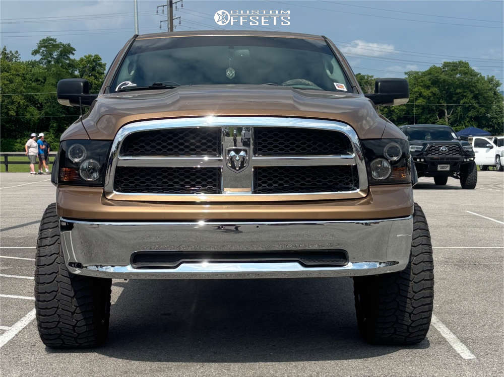 2012 Ram 1500 with 22x12 -51 Vision Rapier and 35/13.5R22 Radar ...