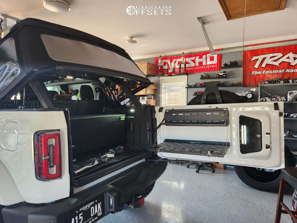 2022 Ford Bronco with 22x12 -44 XF Offroad Xf-220 and 35/12.5R22 ...