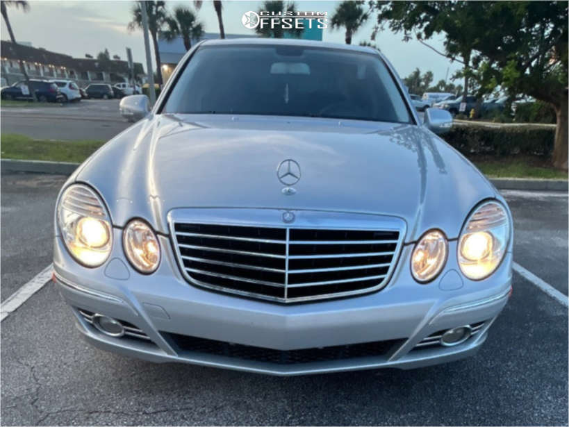2007 Mercedes-Benz E550 with 18x8.5 35 Kansei Astro and 235/40R18 ...