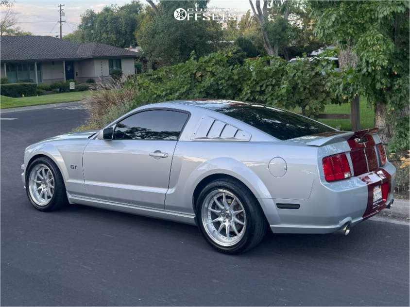 2005 Ford Mustang with 18x9.5 30 Aodhan Ds07 and 275/40R18 Firestone ...