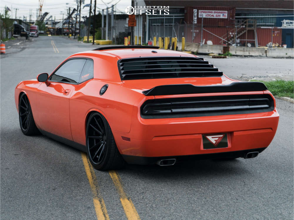 2016 Dodge Challenger with 22x9.5 12 Ferrada Fr4 and 245/35R22 Nexen ...