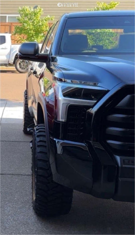 2025 Toyota Tundra with 20x9 12 Method Mr322 and 33/12.5R20 Mickey ...