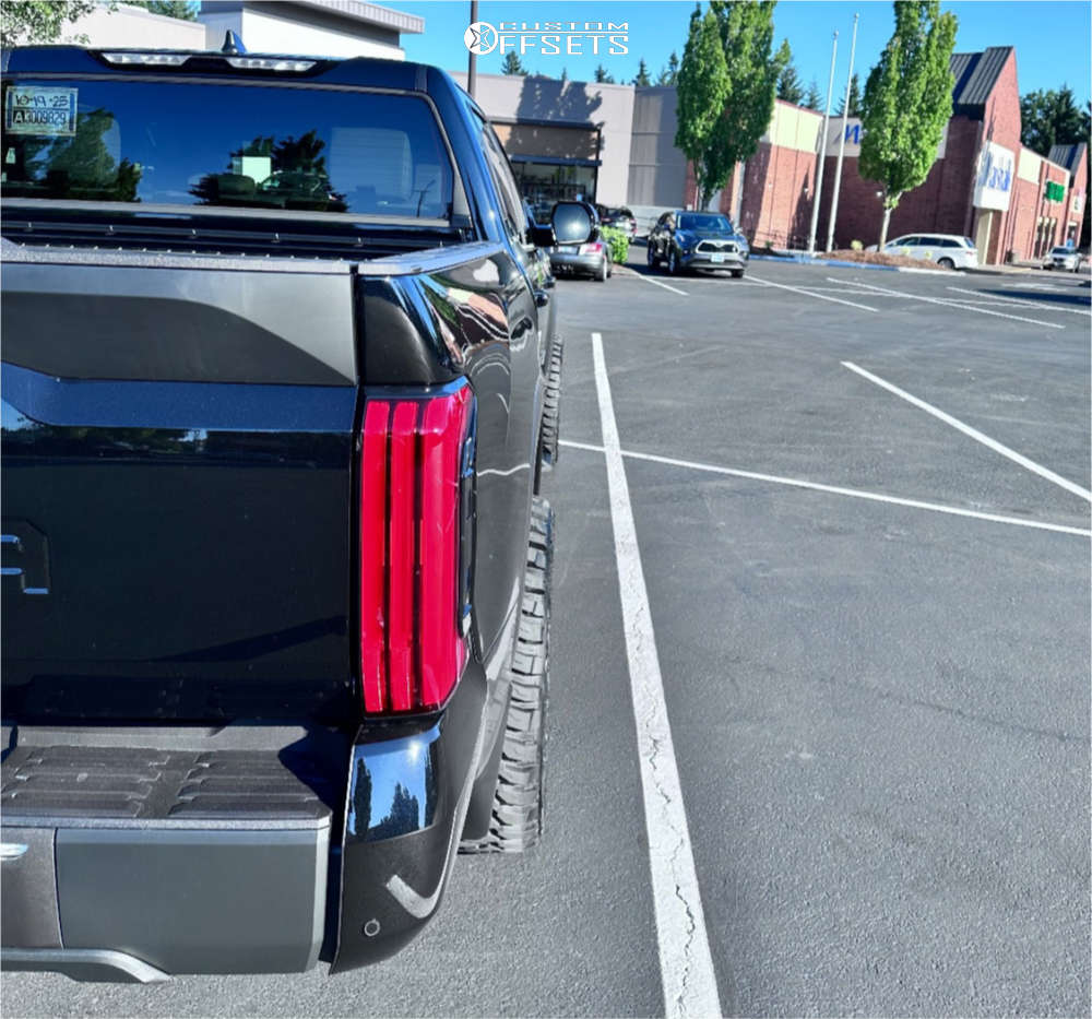 2025 Toyota Tundra with 20x9 12 Method Mr322 and 33/12.5R20 Mickey ...