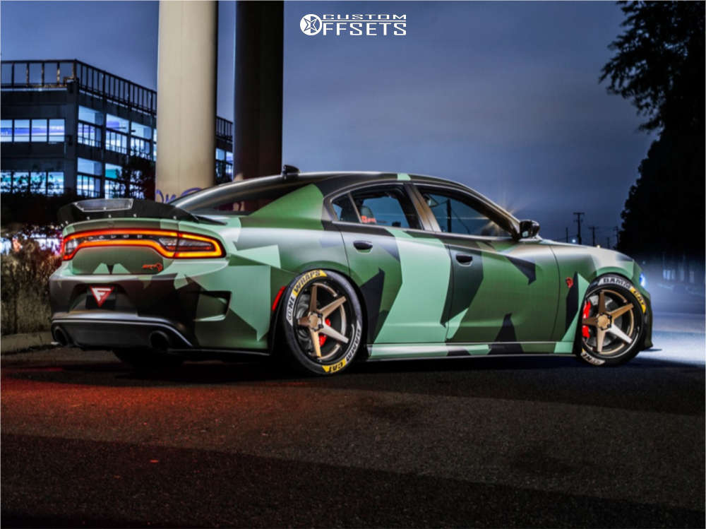 2016 Dodge Charger with 20x10.5 20 Ferrada Fr3 and 275/35R20 Pirelli ...
