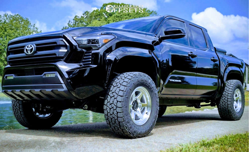 2025 Toyota Tacoma with 17x8.5 -12 RRW Rr2-h Flow Form and 33/12.5R17 ...